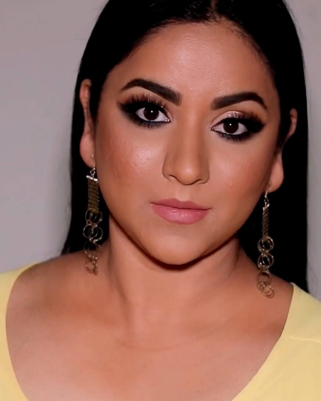 This angel wing eyeliner flatters hooded eyes