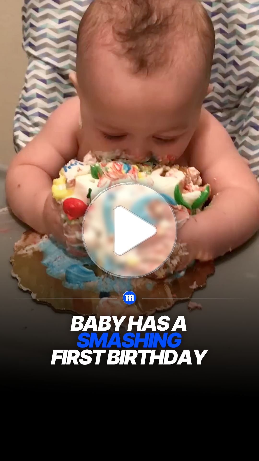 Baby celebrates first birthday with messy smash cake moment