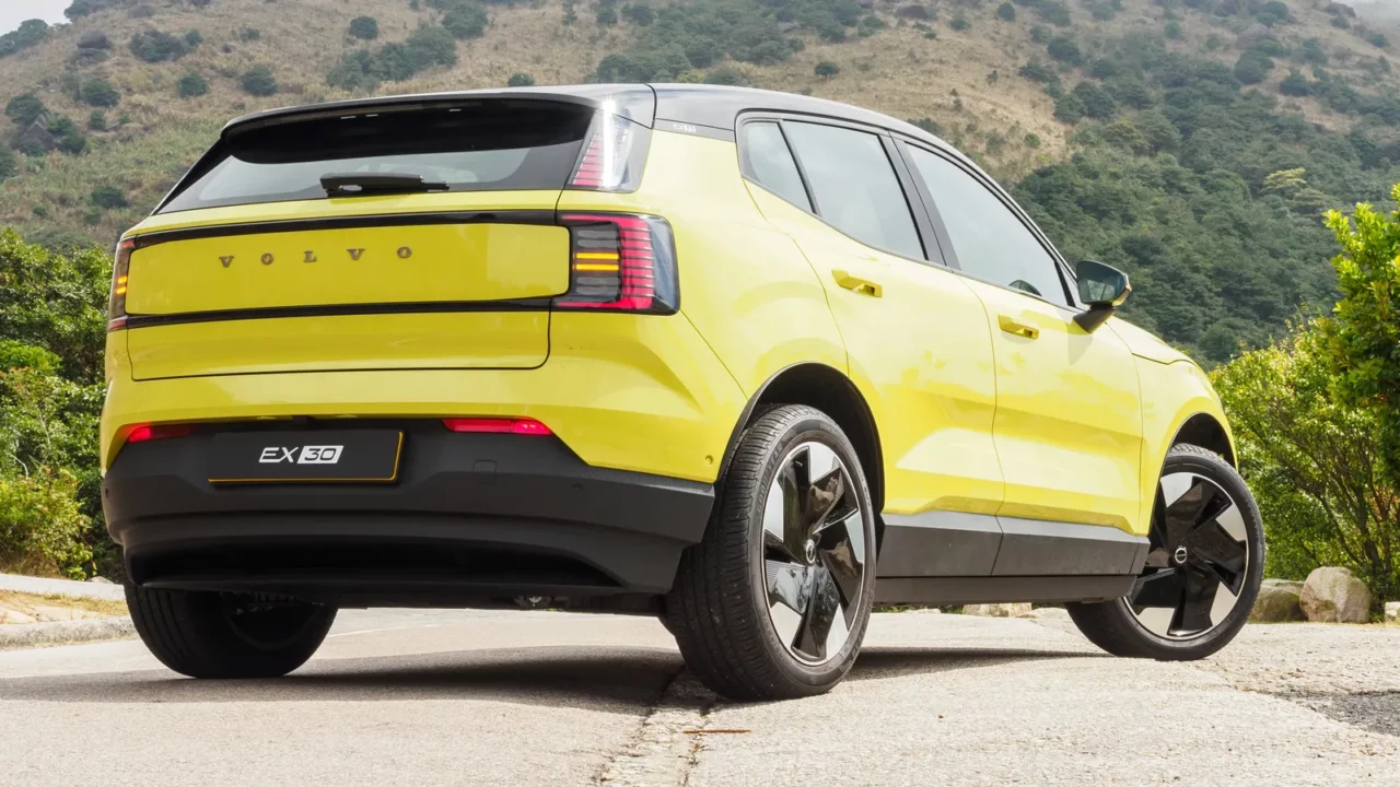 Volvo no longer operates combustion engine factories, but still sells ...