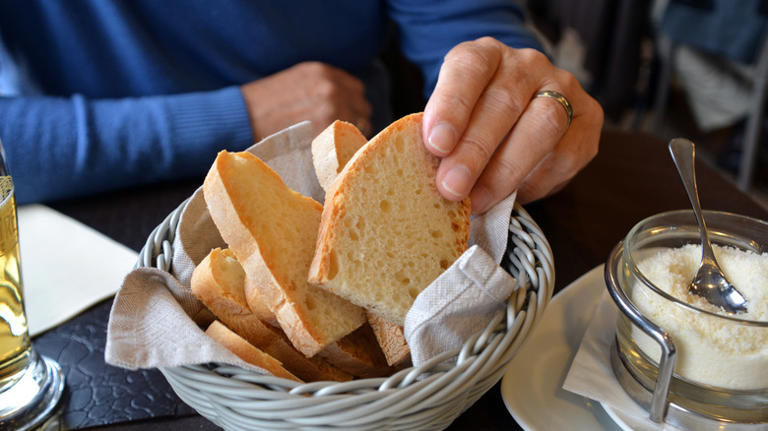 I lived in Rome for years. This is the Italian food rule Americans ...