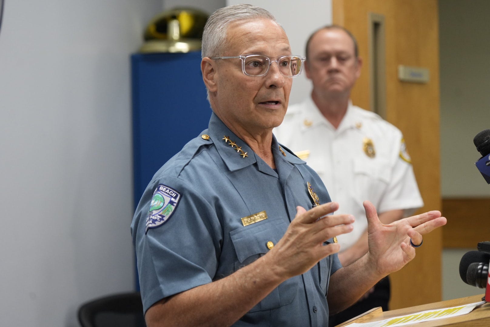 Florida police chief looking for suspect in Vero Beach double homicide