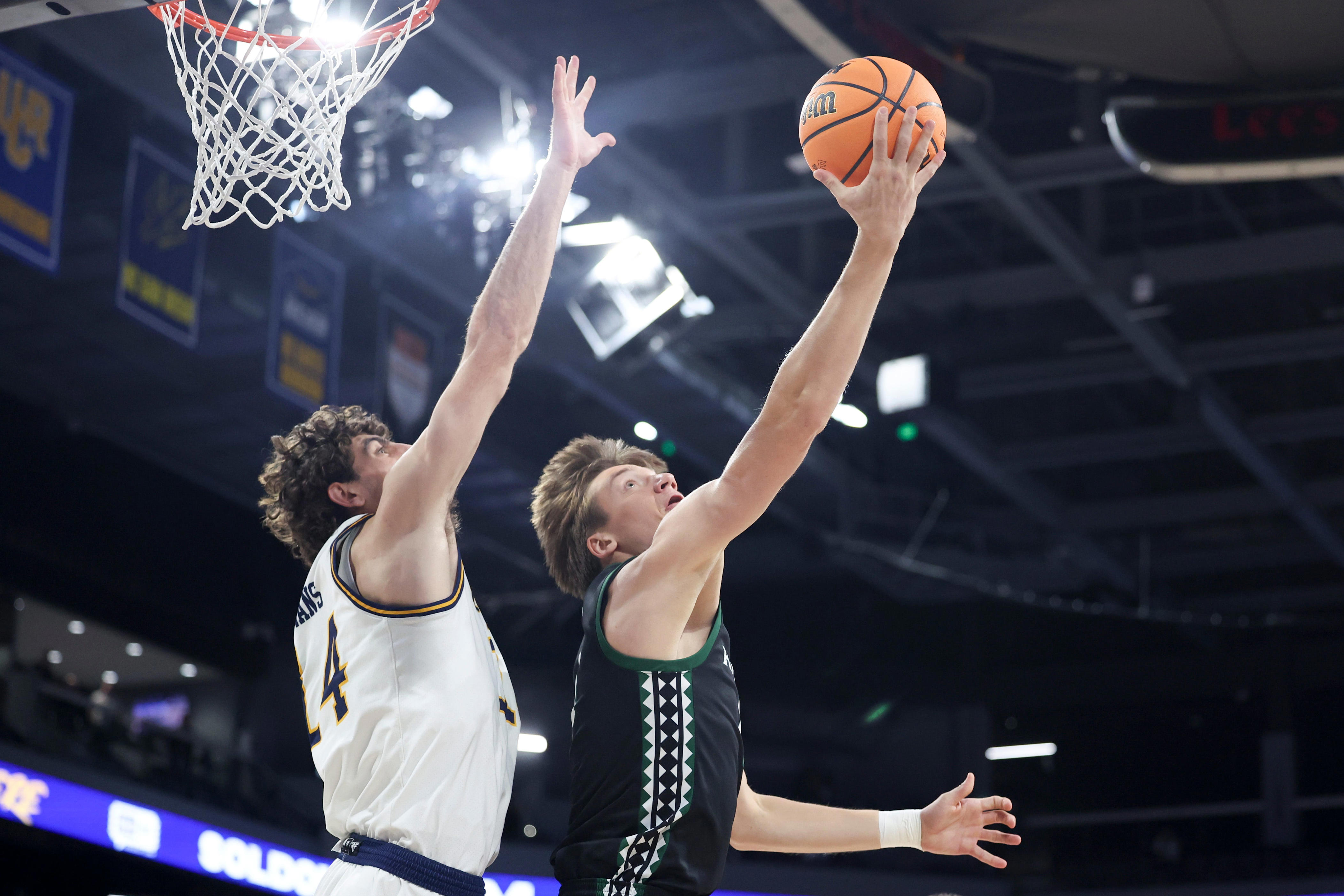 College basketball's top shot-blocker to enter transfer portal