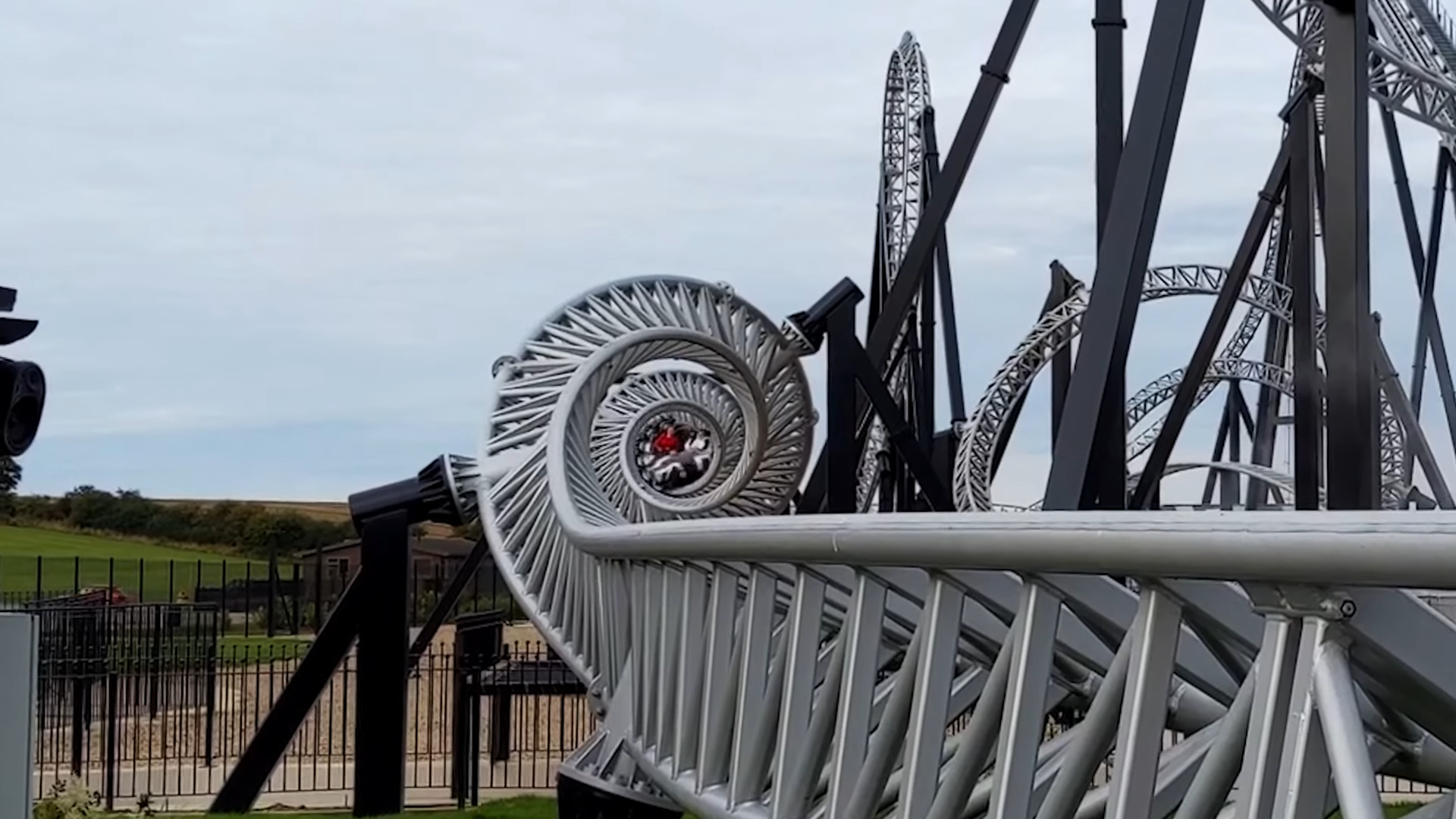 14 inversions in 2 minutes 45 seconds – the ride that broke the world ...