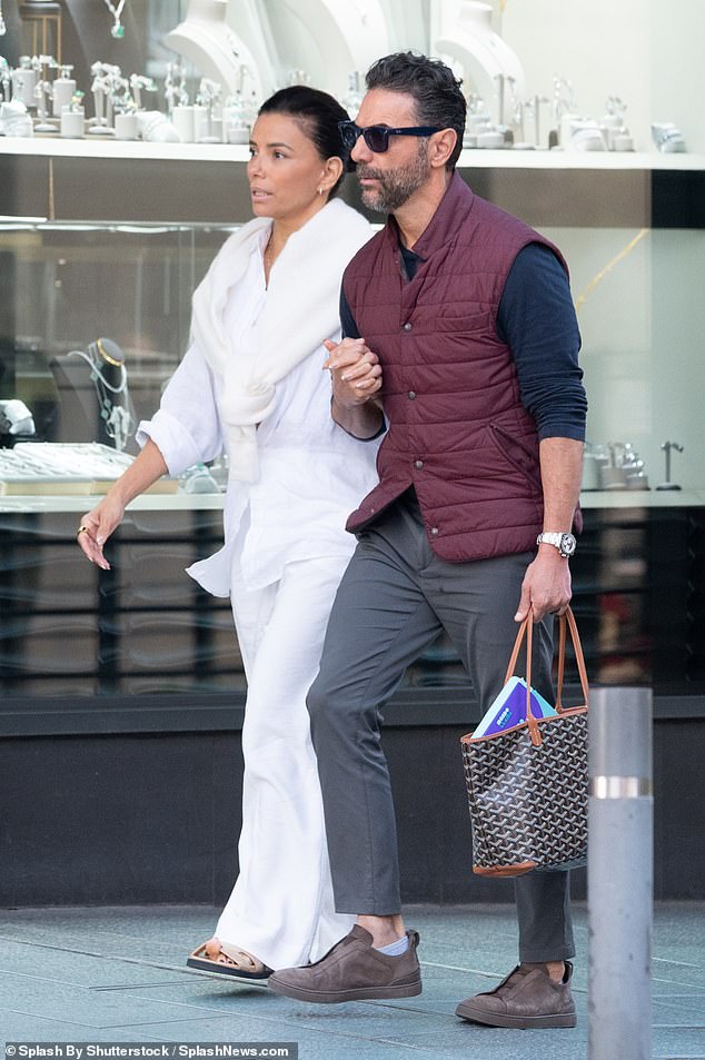 Eva Longoria Packs On The Pda With Husband José Bastón During A