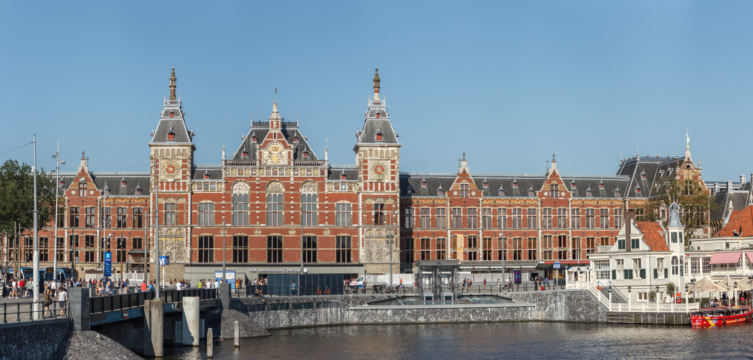 17 family trips to Amsterdam for a spring break full of canals and museums