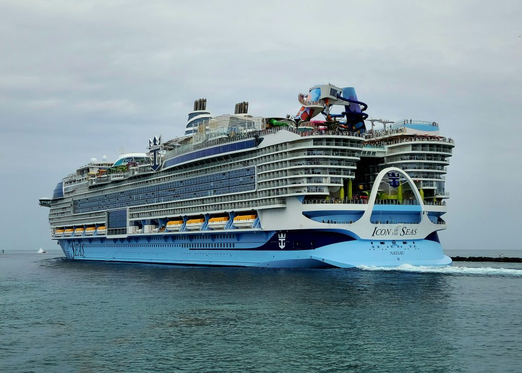 Reasons to choose a small cruise ship for a hidden-port adventure