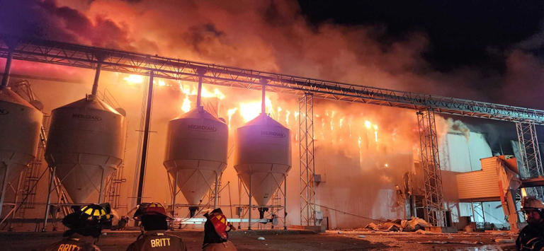 Iowa fire department shares photos of massive fire at northern Iowa egg ...