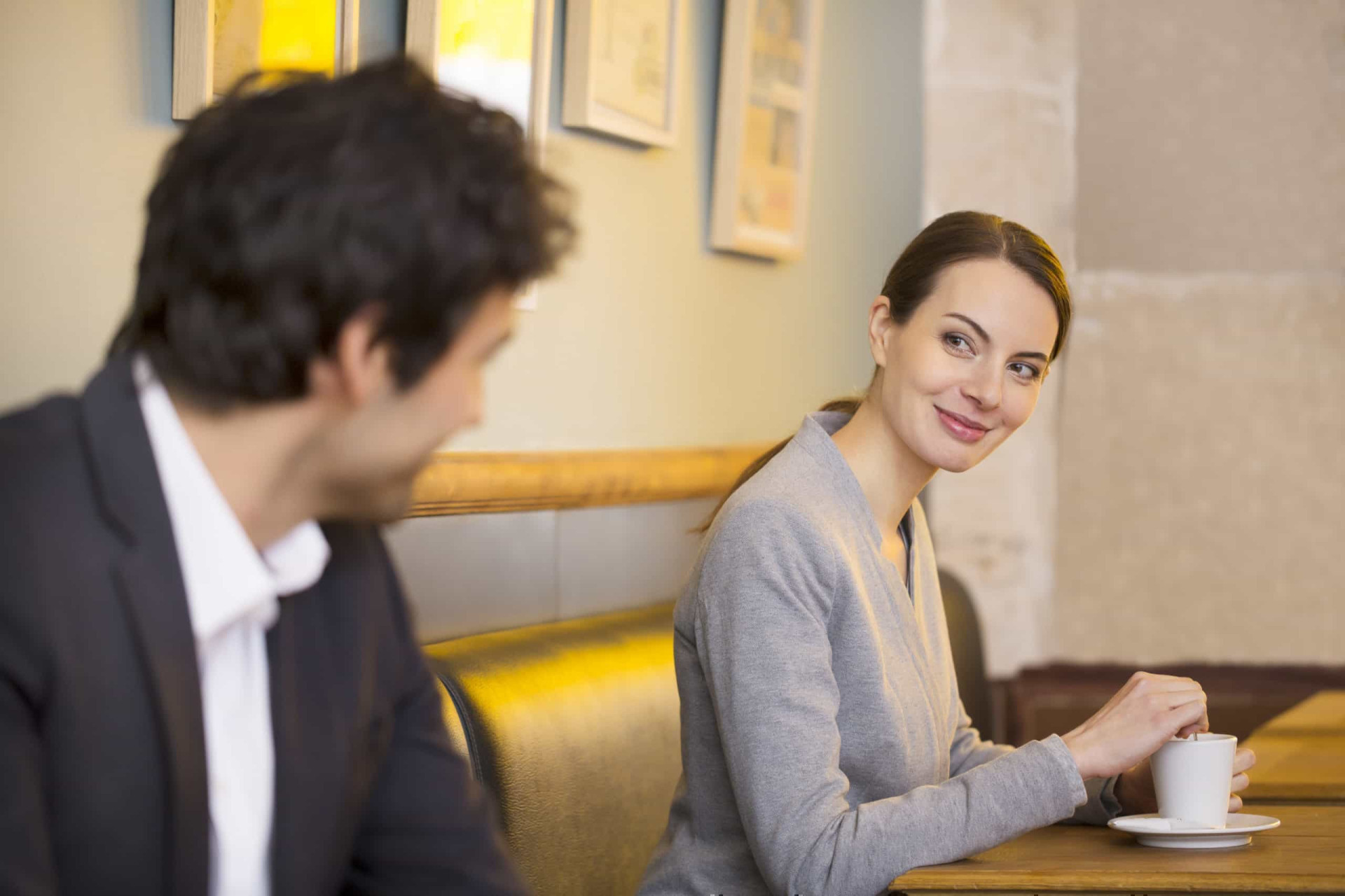 Improve your eye contact with these simple tips