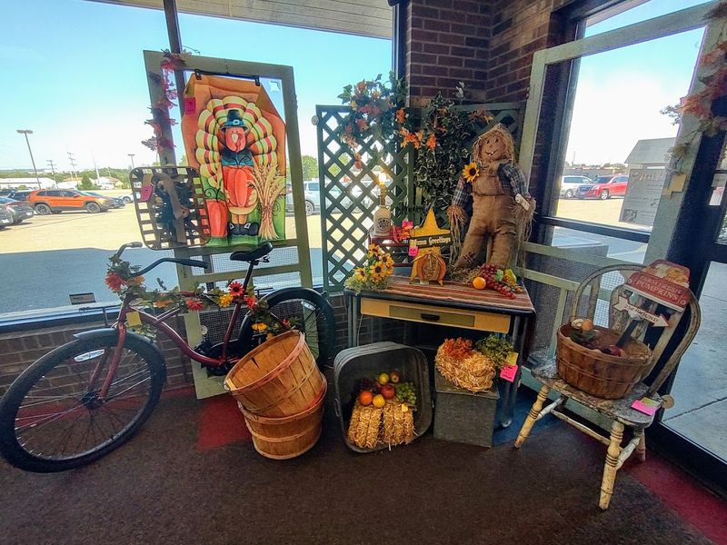 This massive Ohio antique mall is a treasure trove of vintage home ...