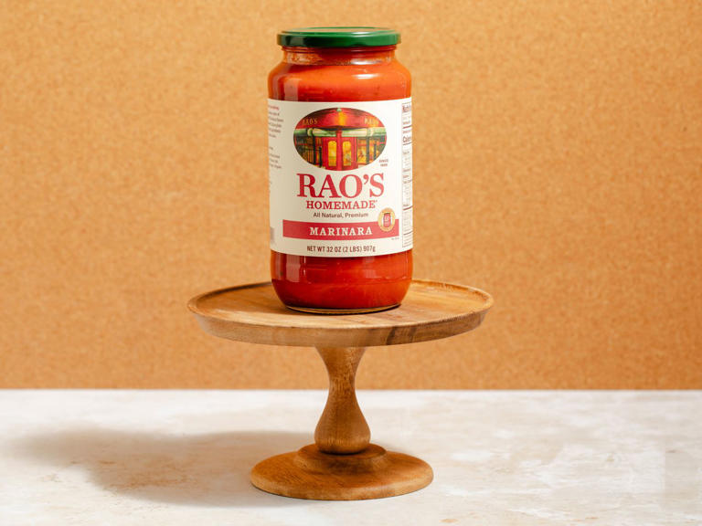 I asked 3 Italian chefs for the best store-bought marinara—and now I'll ...