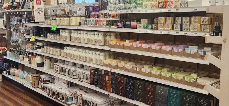 This Iowa Amish country store turns one quick stop into a full cart