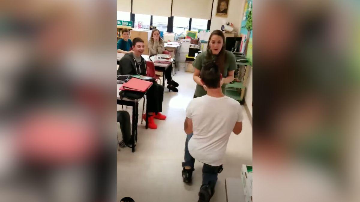 Disgraced middle school teacher accused of having sexual relations with ...