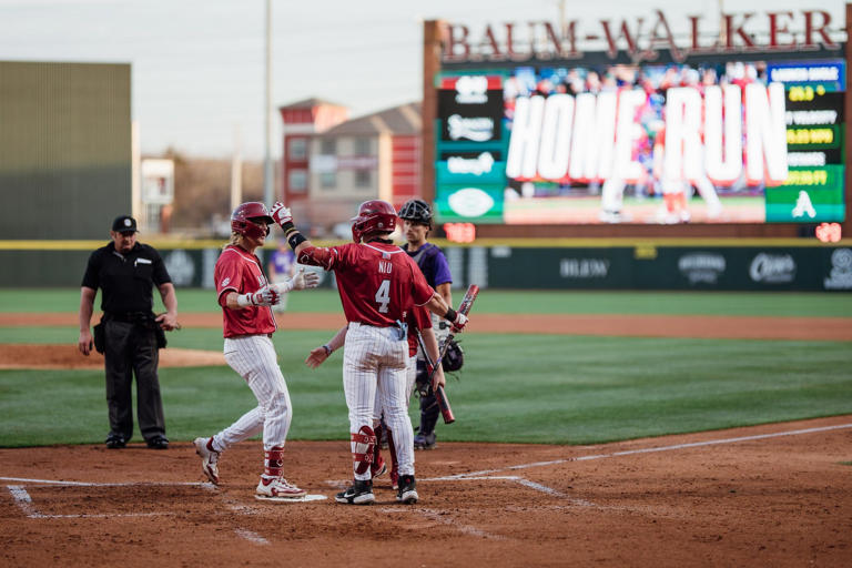 Arkansas baseball vs Florida live score updates, start time, TV channel