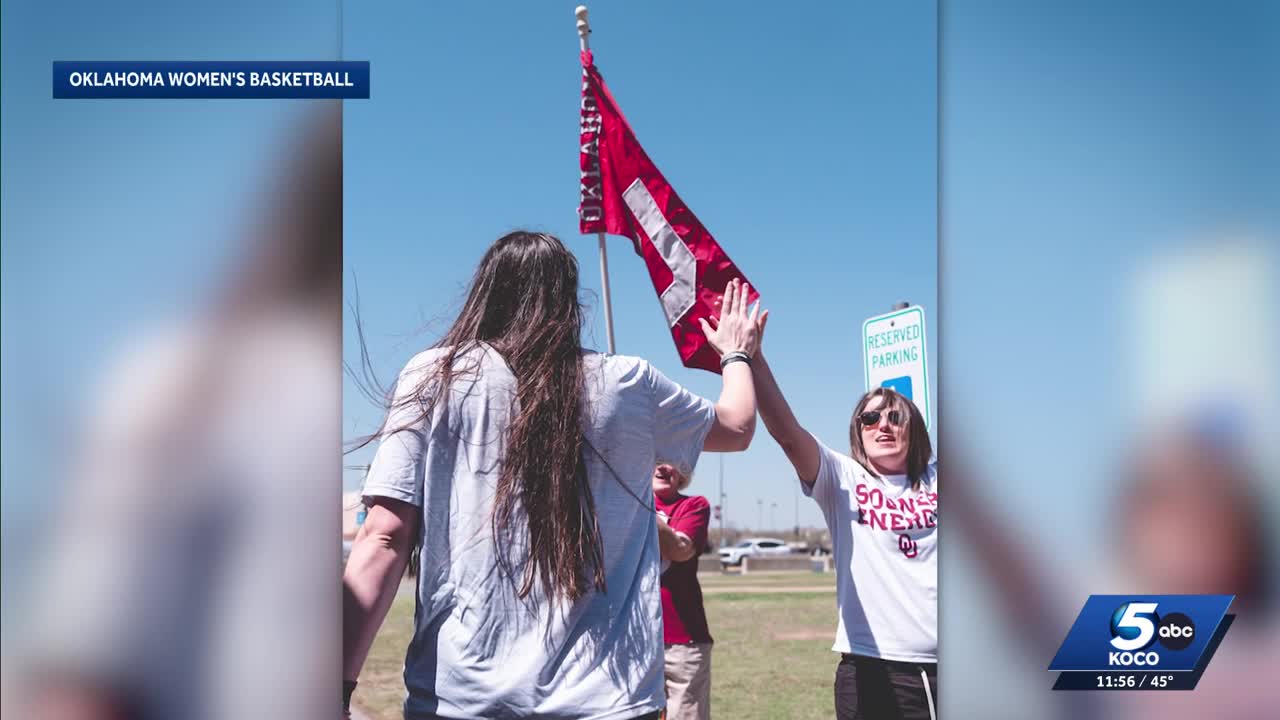 Fans give OU women's basketball team send-off before Sweet 16 appearance