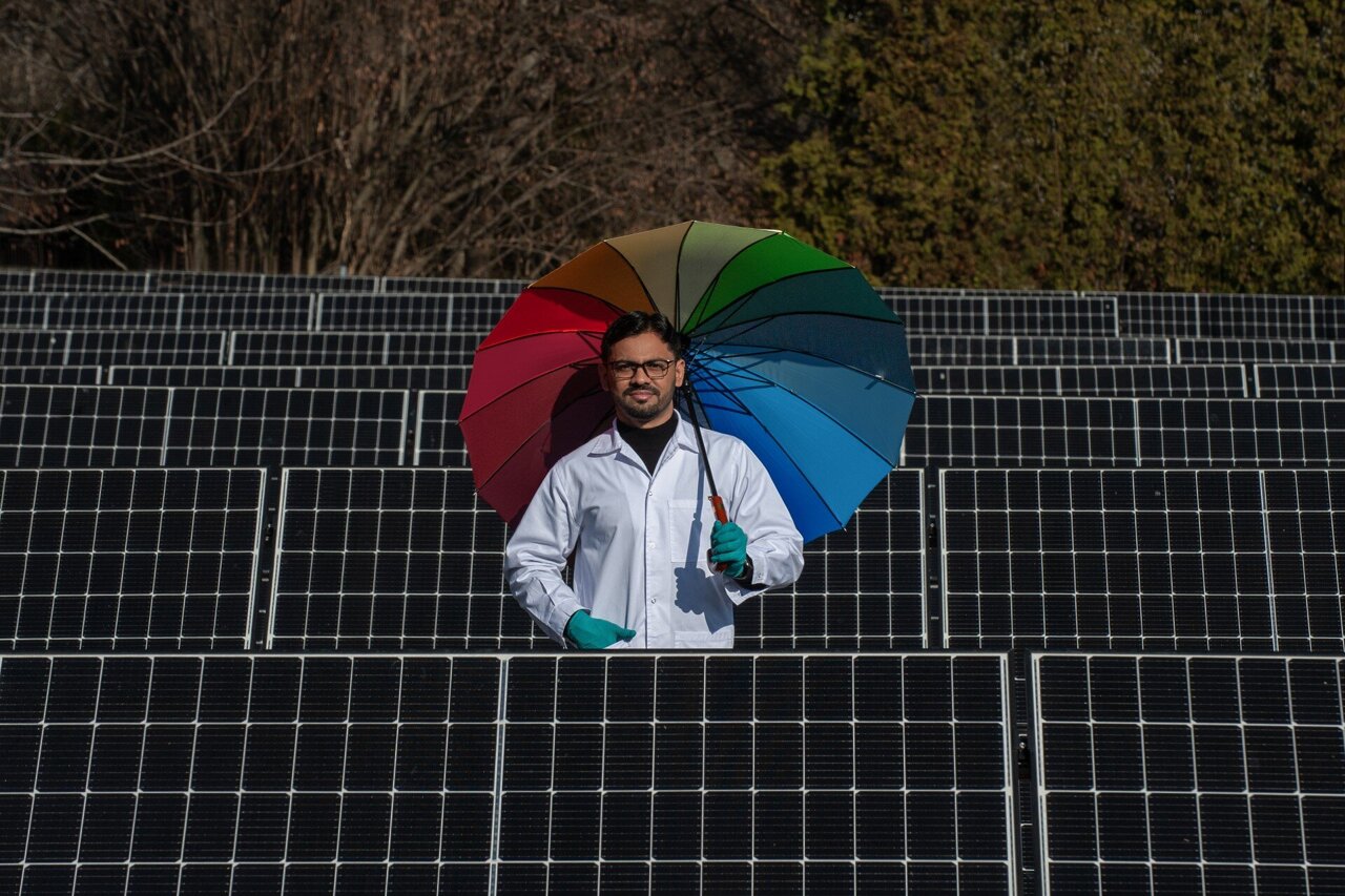Molecular umbrella can protect solar cells by blocking ion migration