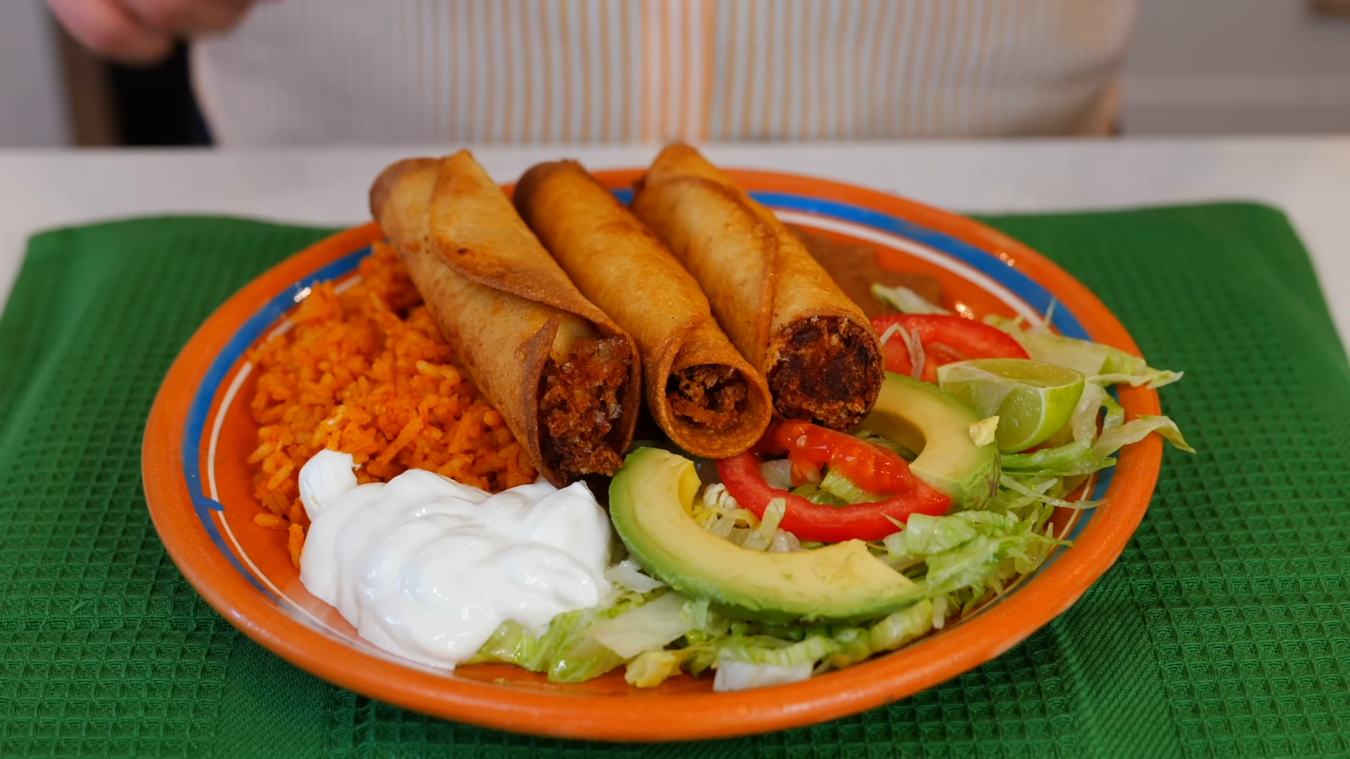 How to make a restaurant-style Mexican plate at home
