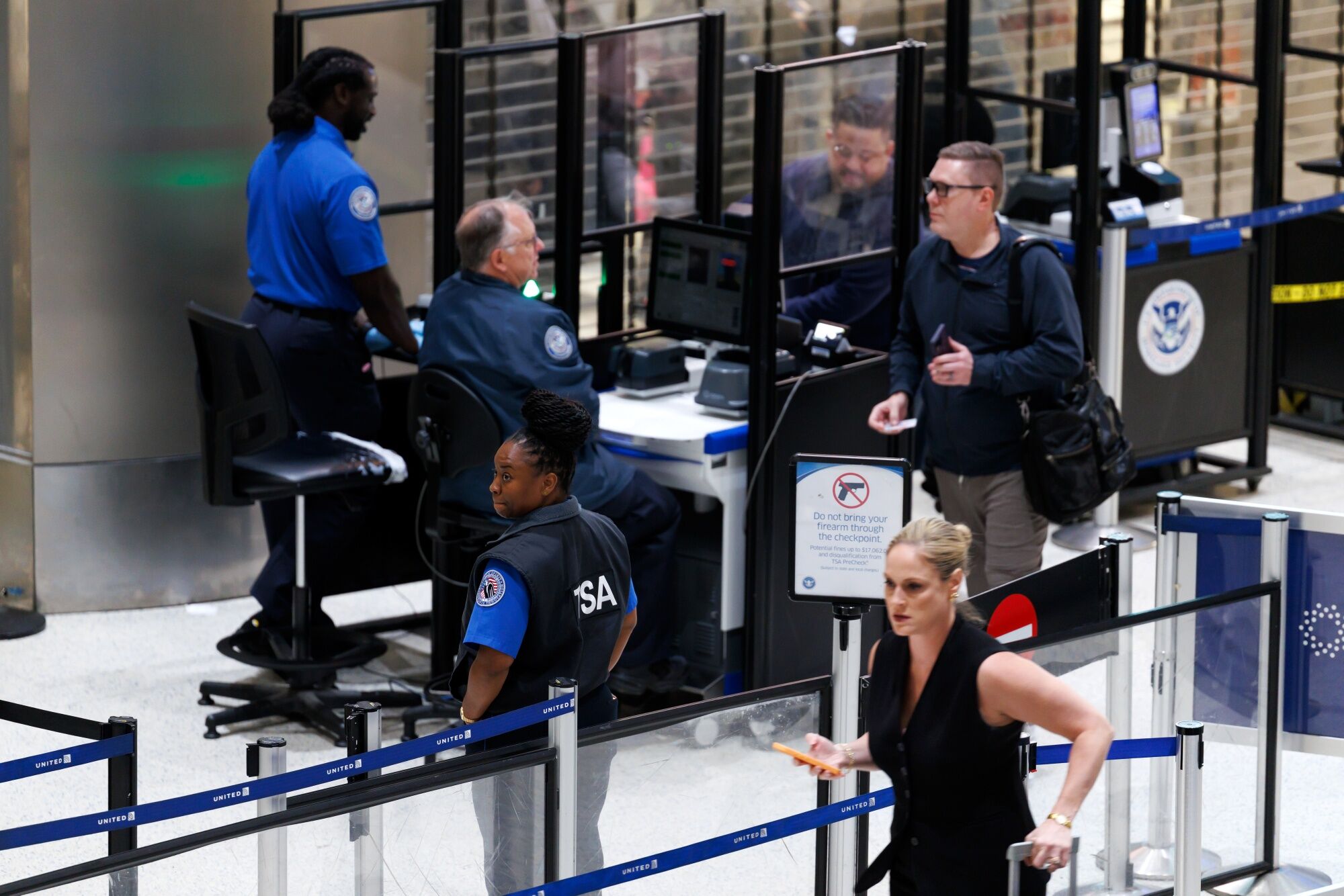 Trump orders TSA agents to be paid as Congress still deadlocked