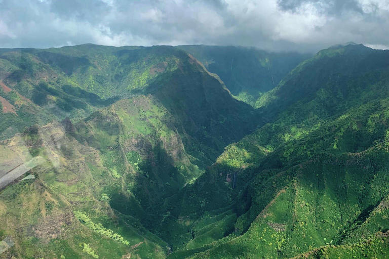 3 killed, 2 injured in Kauai helicopter crash off Na Pali Coast