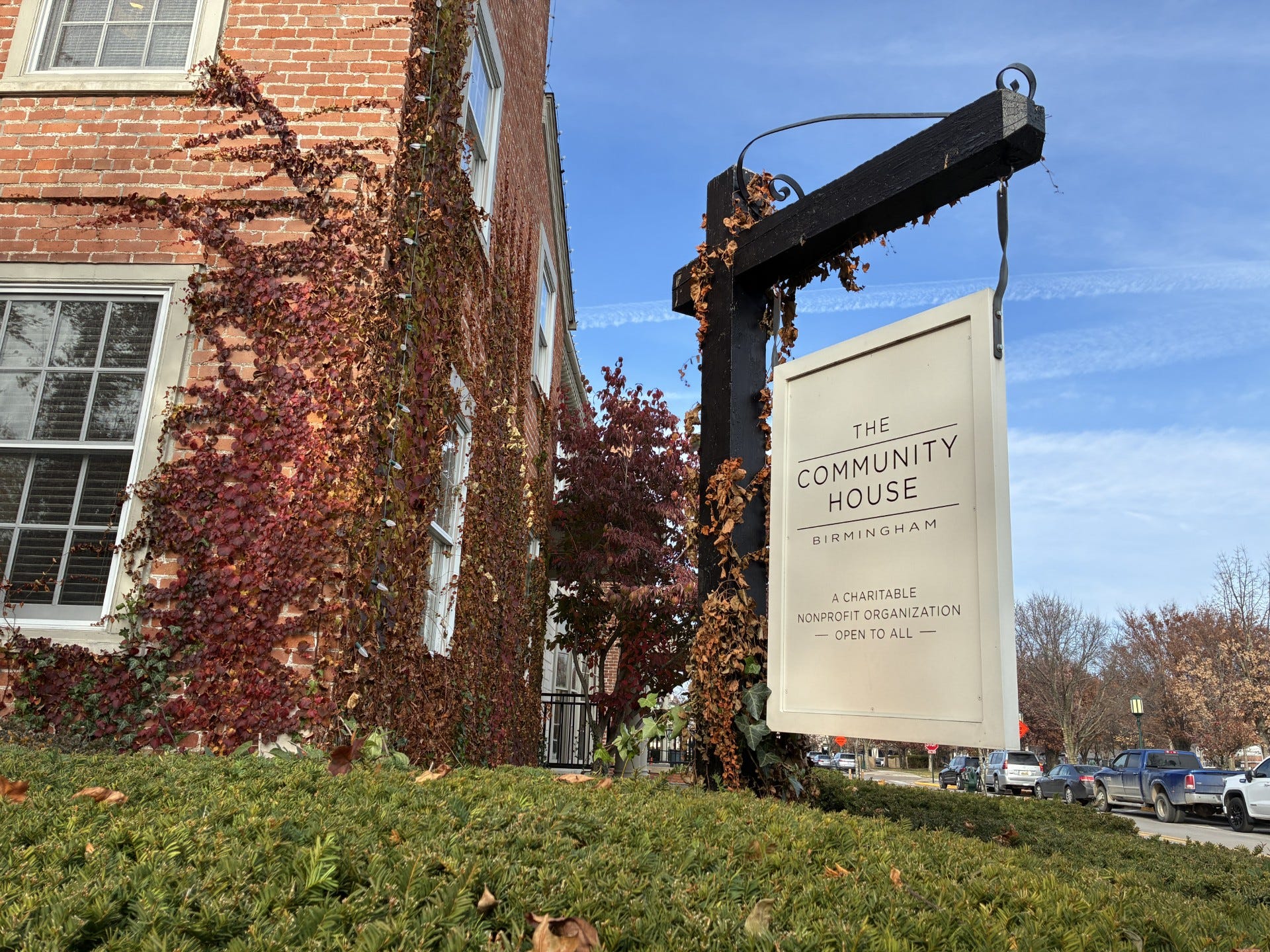 Community house sale fails due to lawsuit. Association files bankruptcy