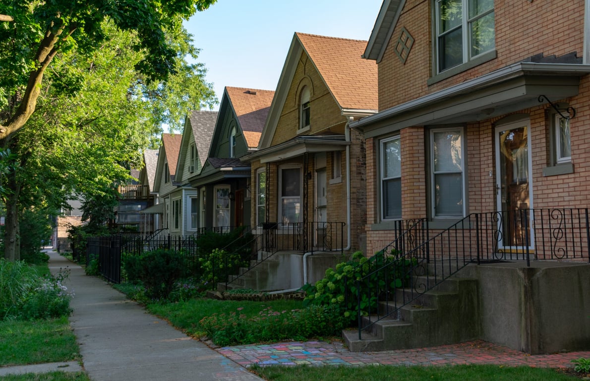 15 cities in America where homebuyers compete for aging fixer-uppers