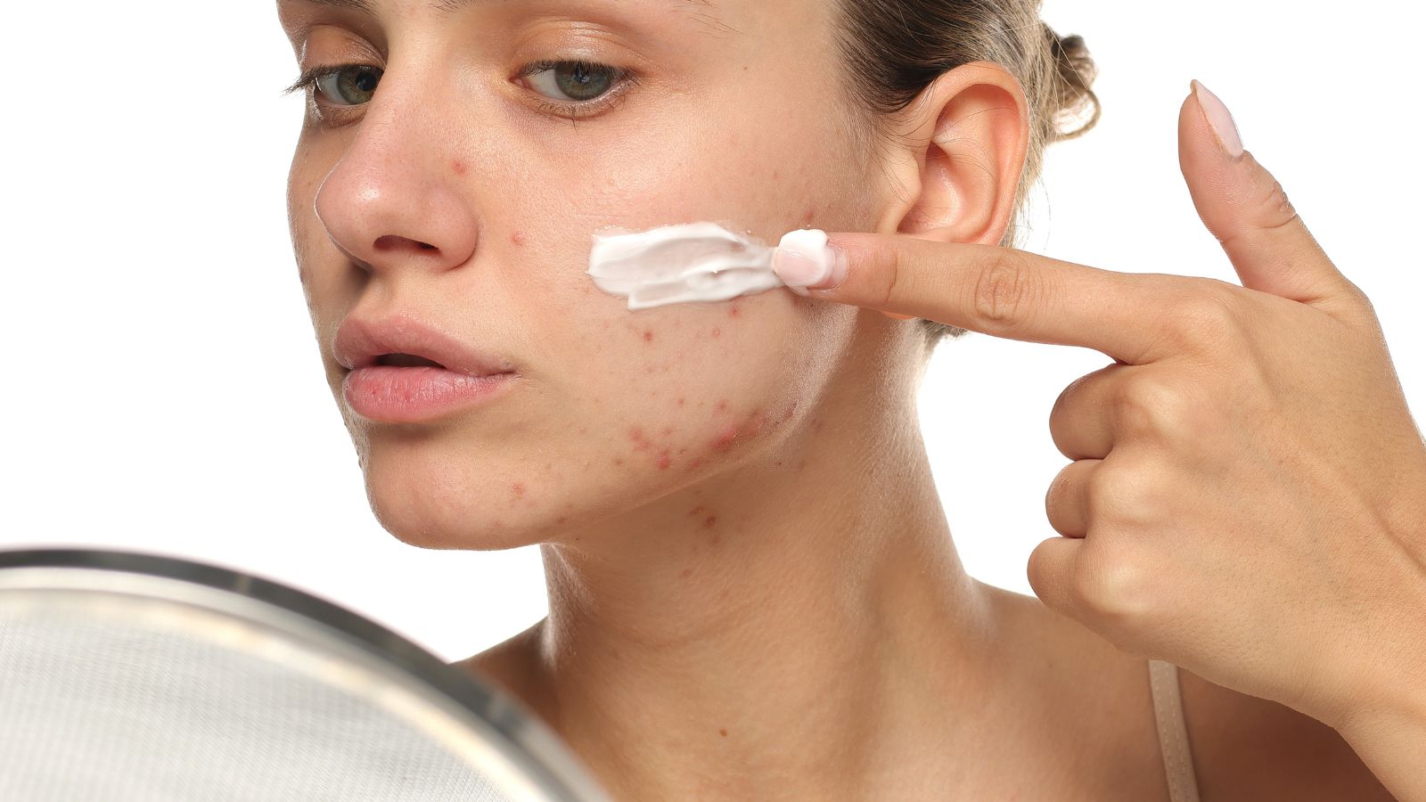 18 products Canadians use to fix dry winter skin in March