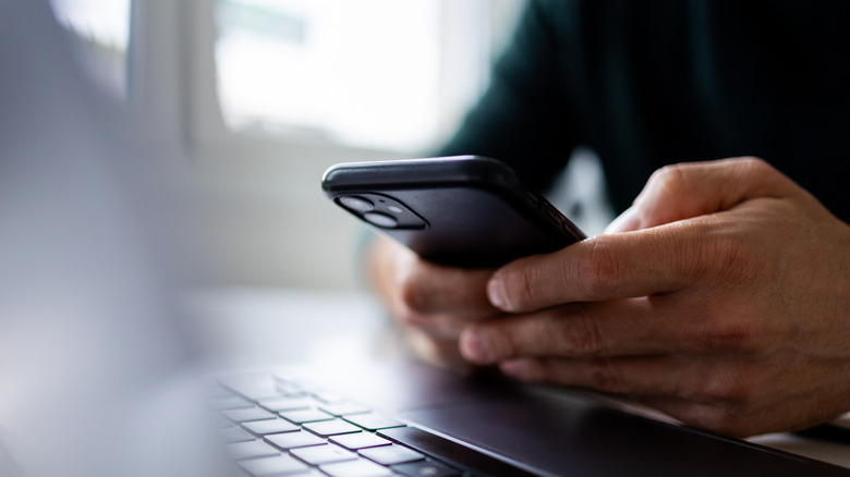 This new accessory brings back the slide-out keyboard for any smartphone