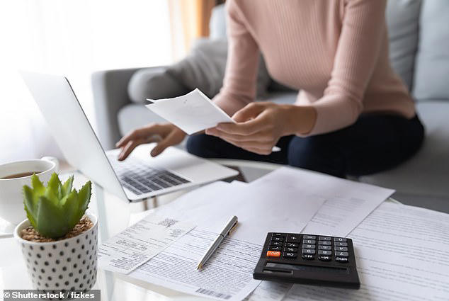 College professor shares the one word that proves students used AI in ...