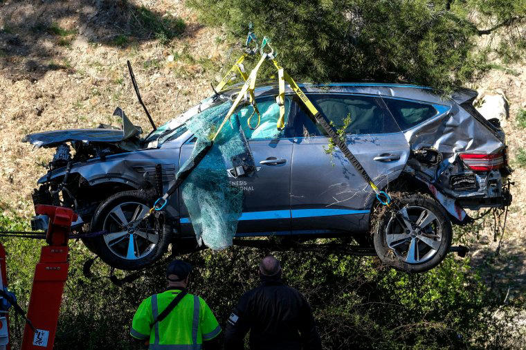 Tiger Woods charged with driving under influence after Florida crash