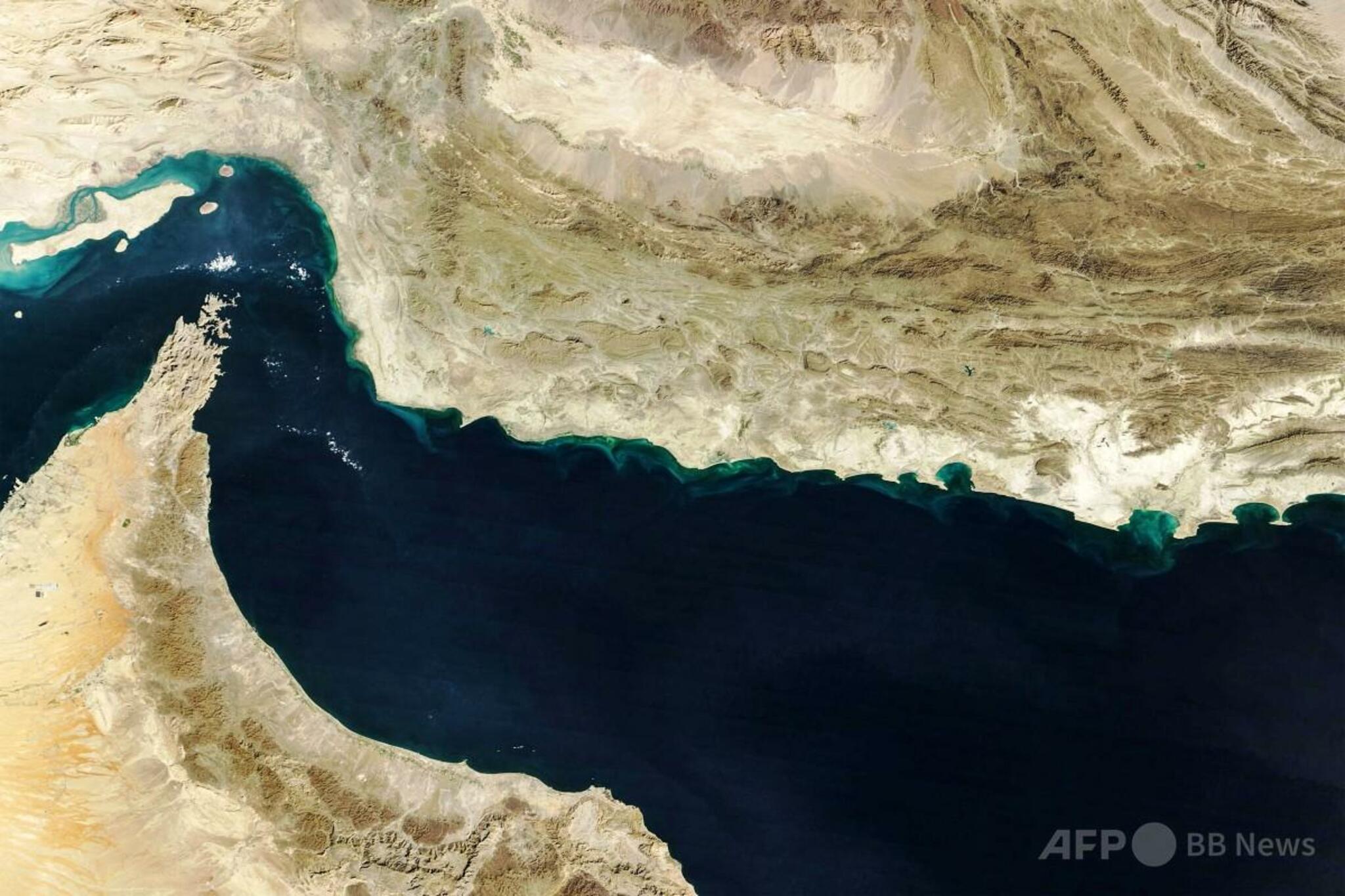 イラン革命防衛隊、コンテナ船を砲撃 オマーン沖