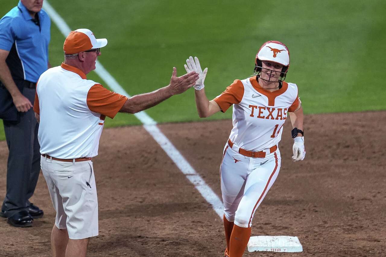 Texas softball vs Texas A&M: Live updates as rivals square off in Lone ...