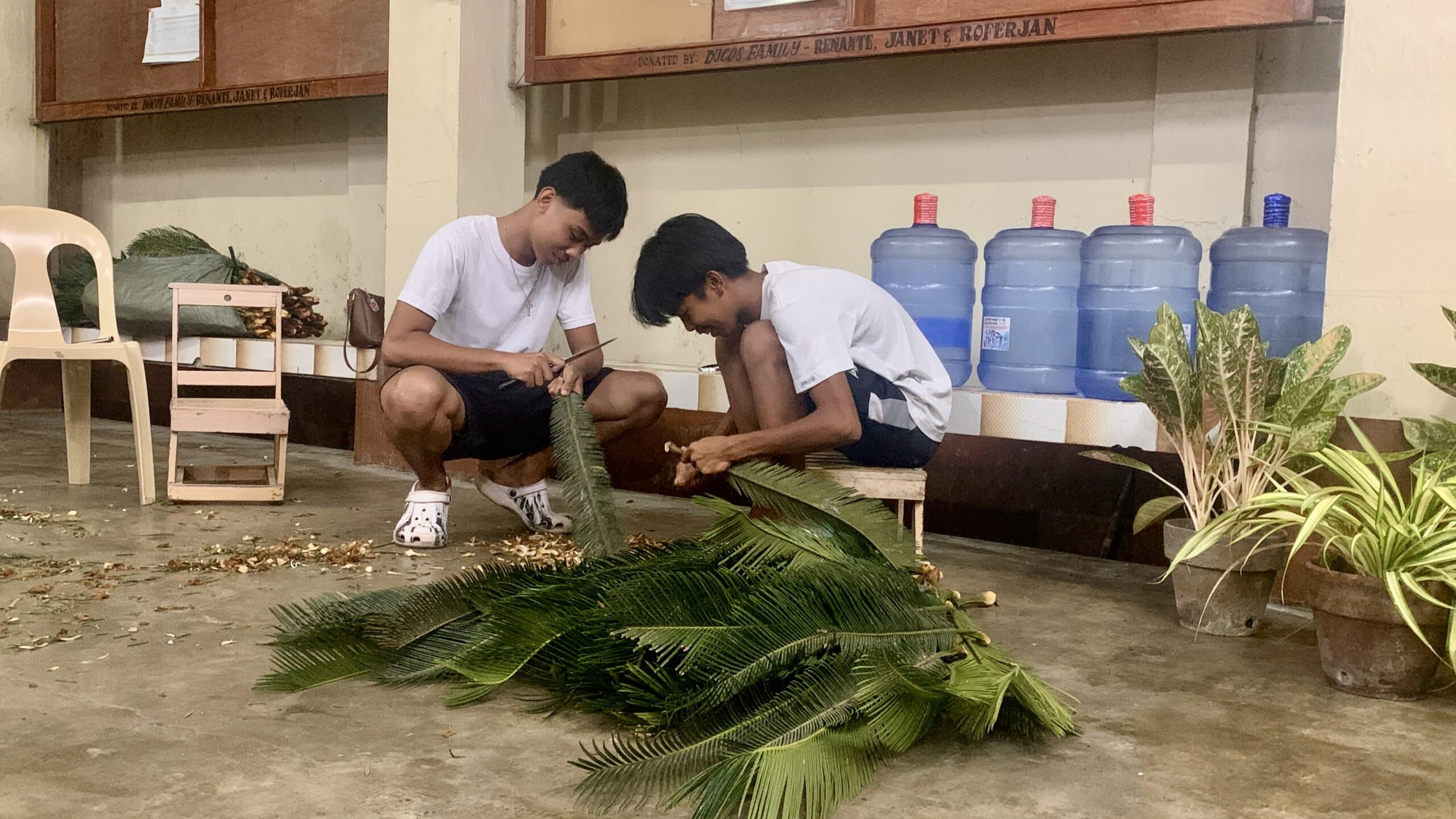 In Zambales, youth lead parish preparations for Palm Sunday