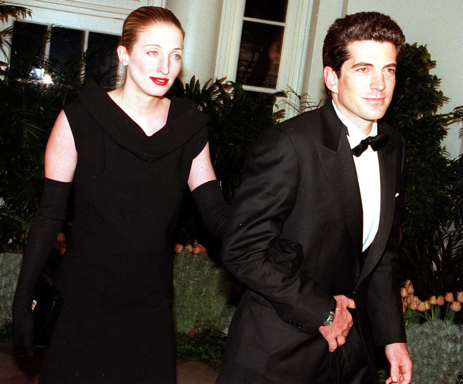 President Trump recalls JFK Jr. and Carolyn Bessette kissing wildly at ...