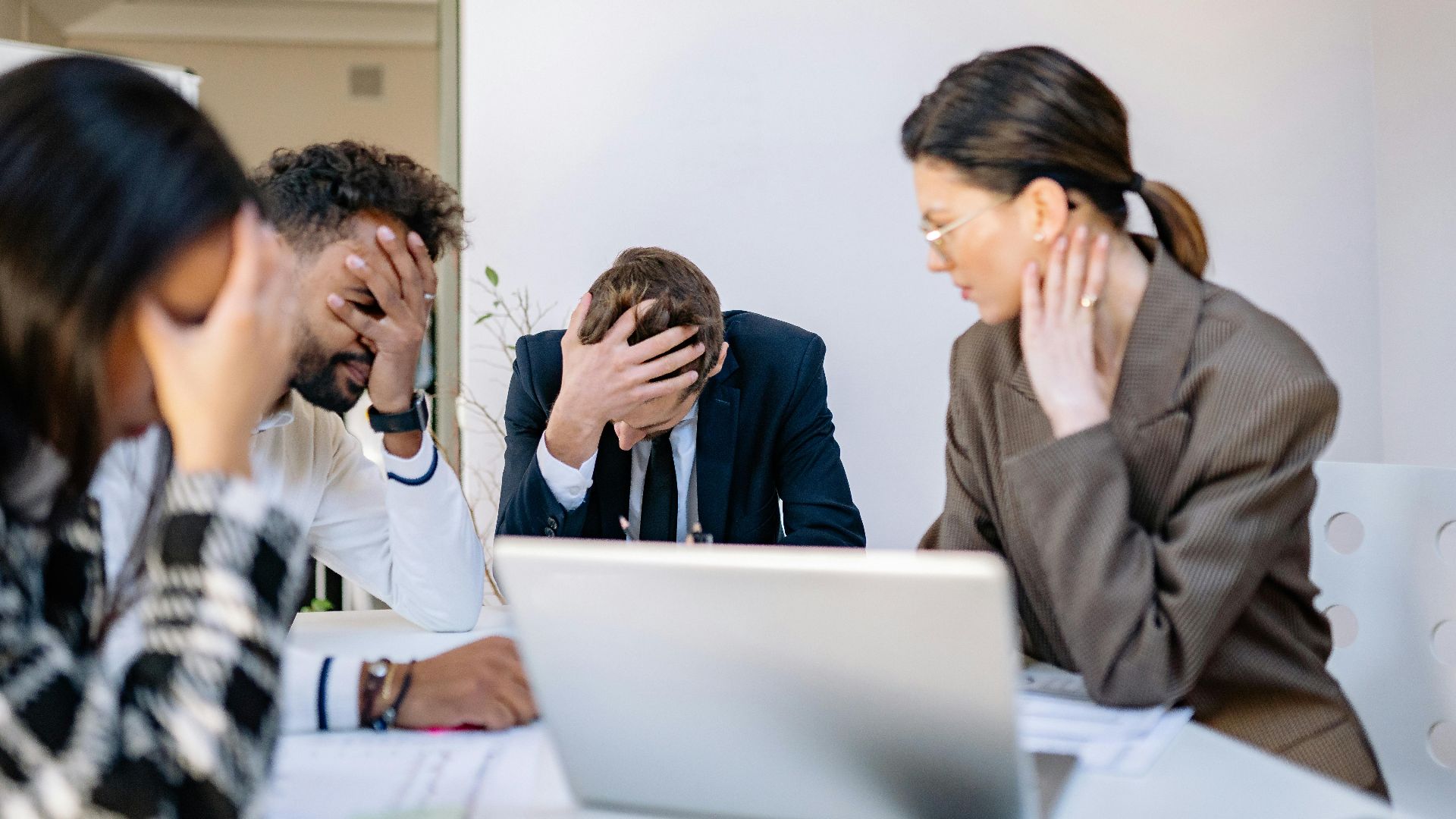 10 signs your boss has written you off & 10 signs you're more valued ...