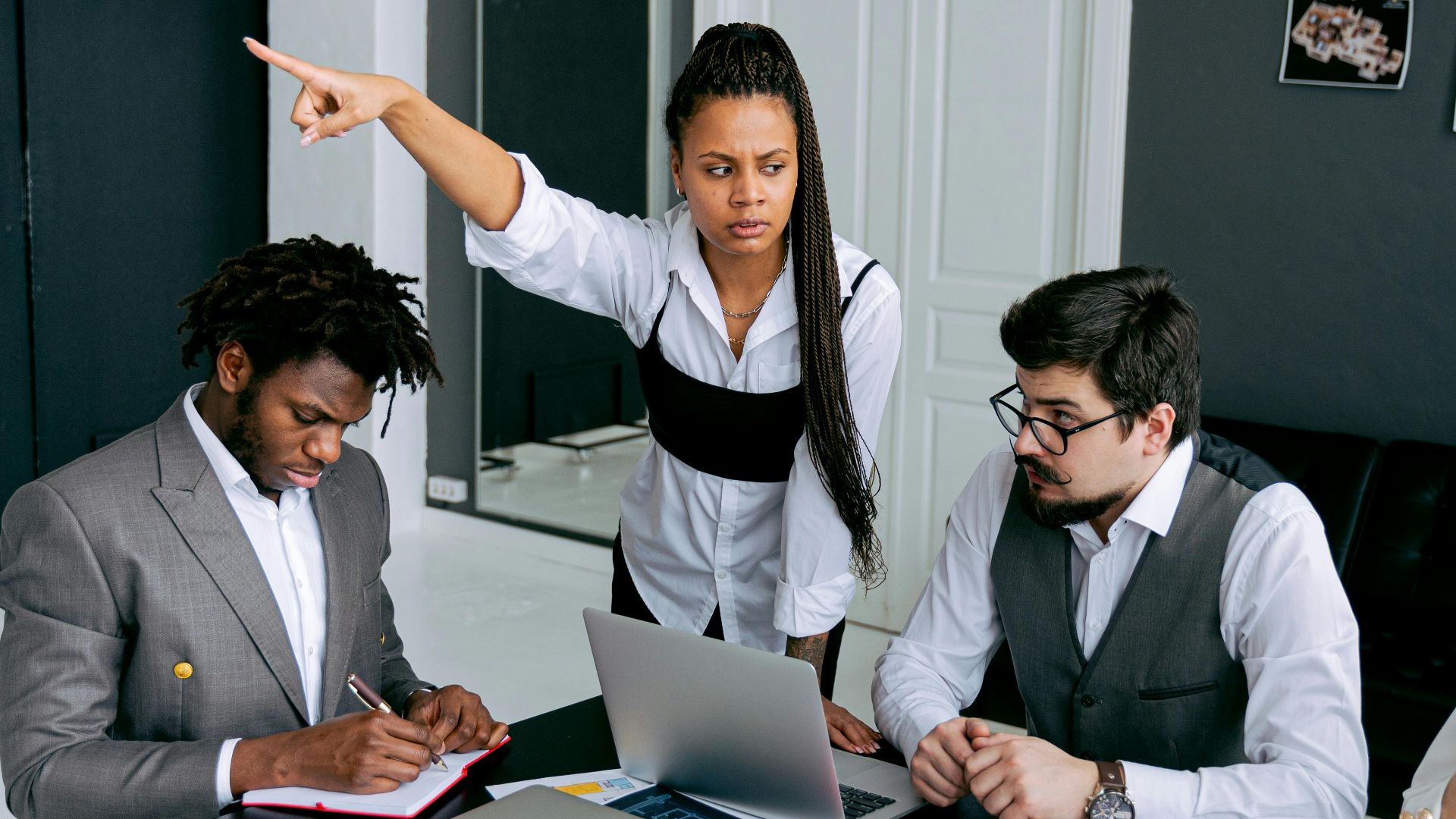 10 signs your boss has written you off & 10 signs you're more valued ...