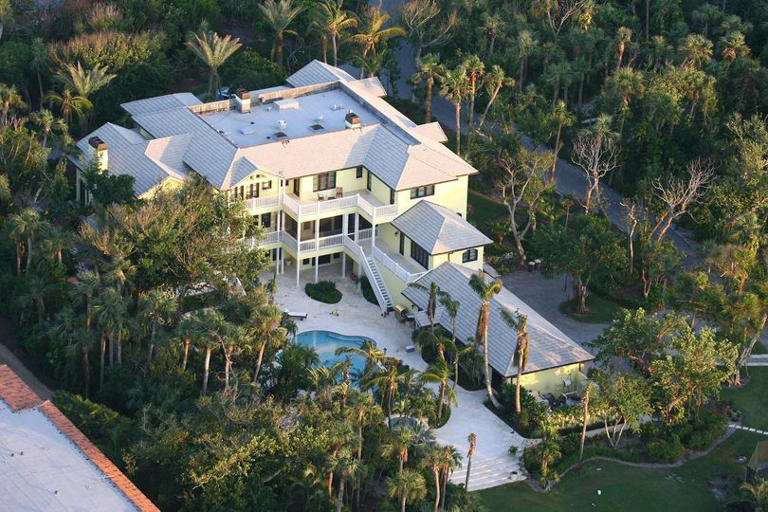 Inside Tiger Woods' $54M sprawling Florida estate as he crashes car on ...