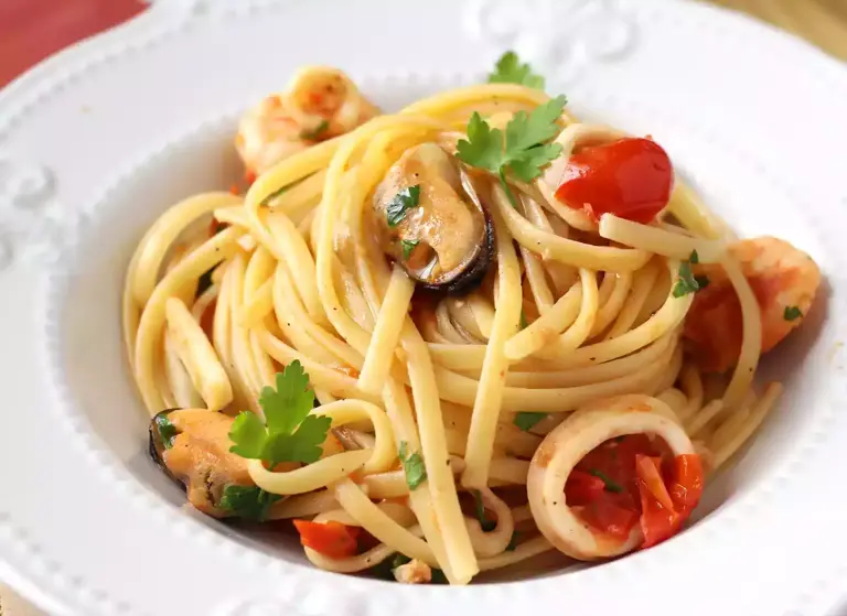 Pasta with seafood, a delicious and very quick dish