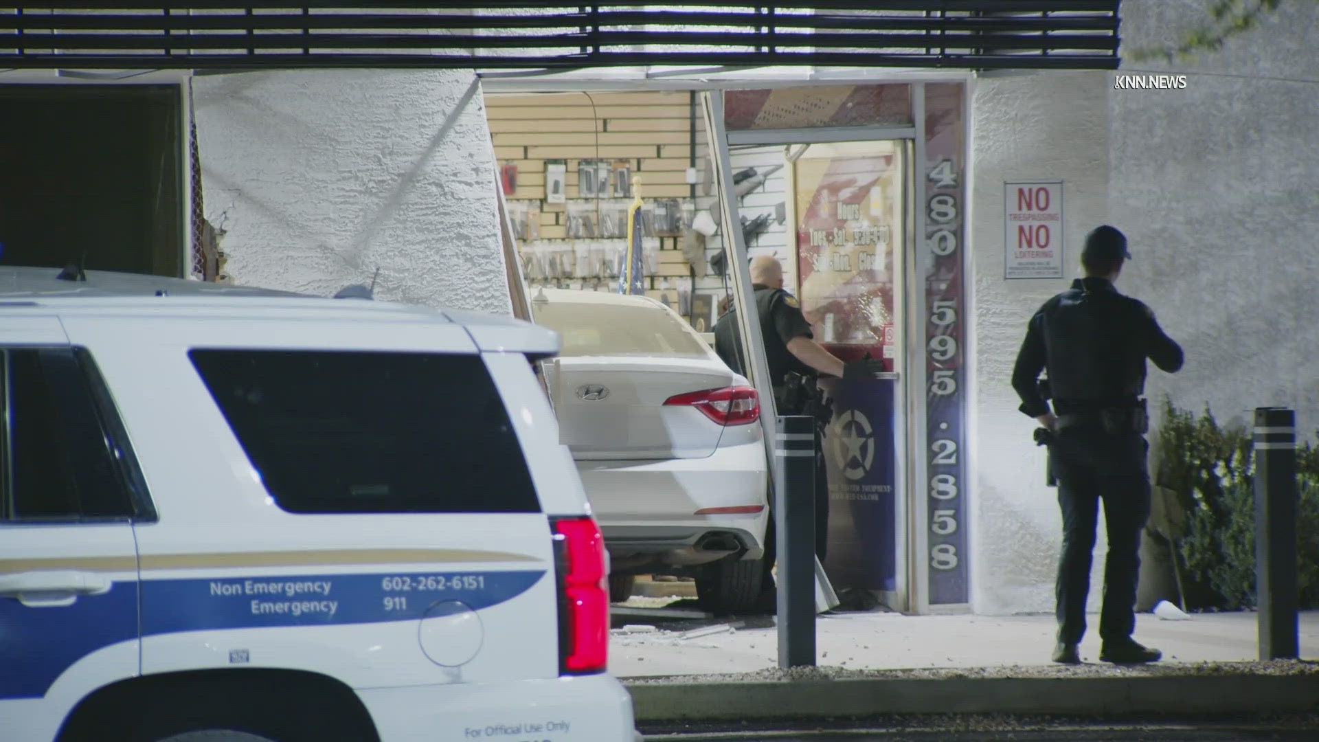Thieves crash into Cave Creek gun store and steal a gun