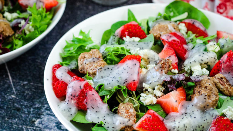 Every Aspect Of This Delicious And Fresh Salad Deserves A Blue Ribbon ...