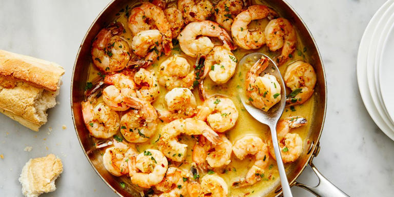 This Classic Shrimp Scampi With Garlicky Bread Crumbs Is The Main Event