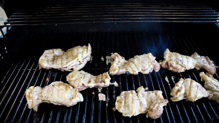 The glaze on this simple-to-make grilled chicken is great - Honey ...