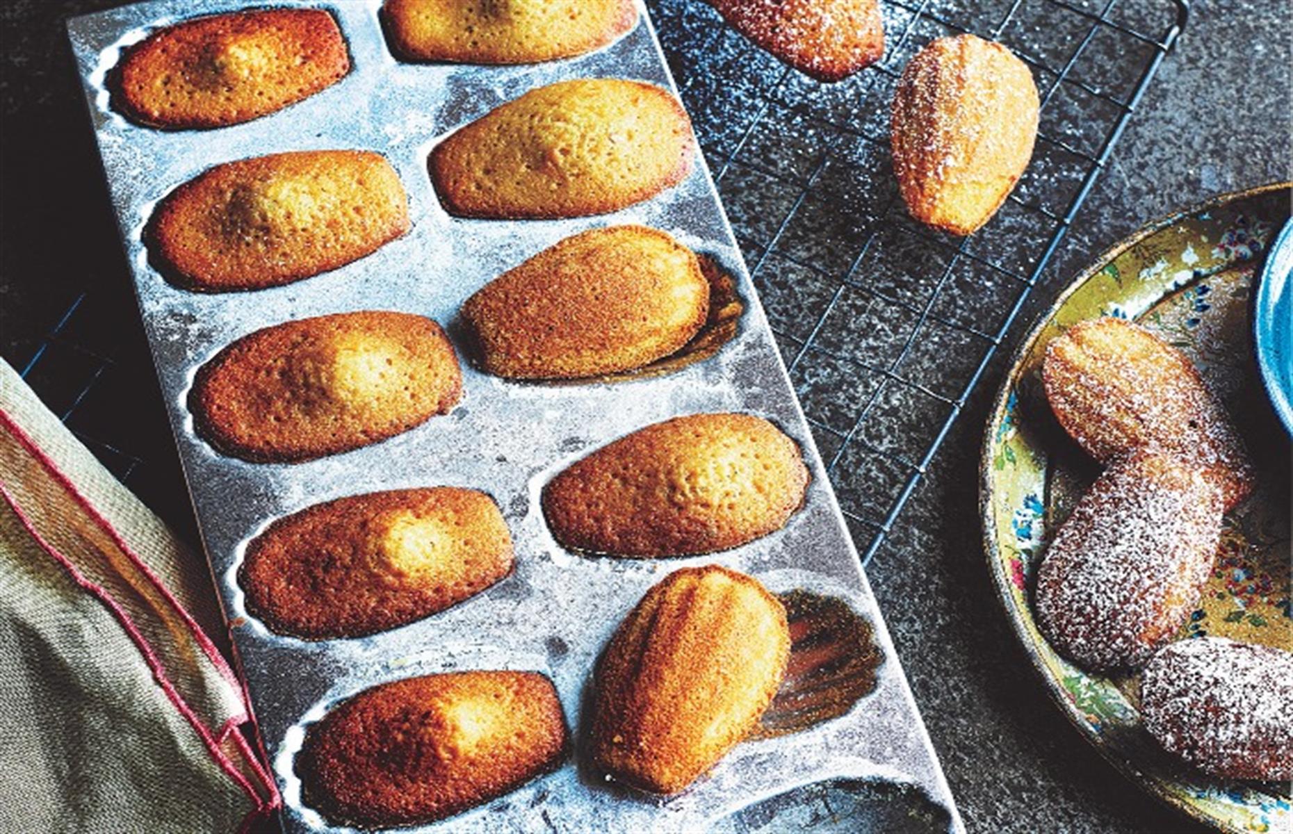 41 easy bakes and cakes ANYONE can make
