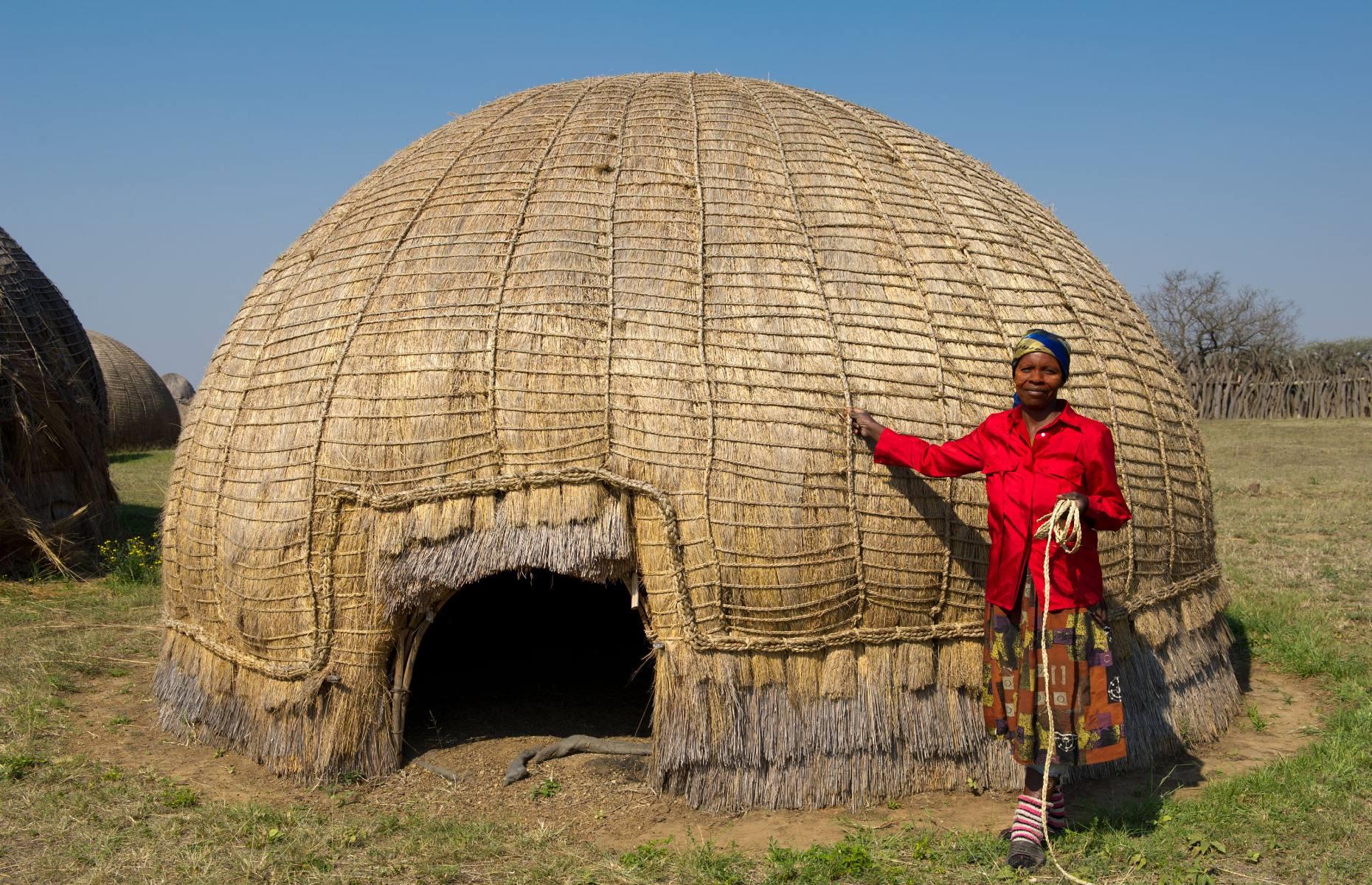 Inside The Palaces Of The World's Richest Royal Families