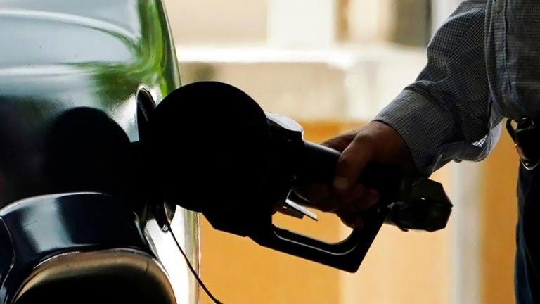 Gas prices continue to drop in the Peoria area