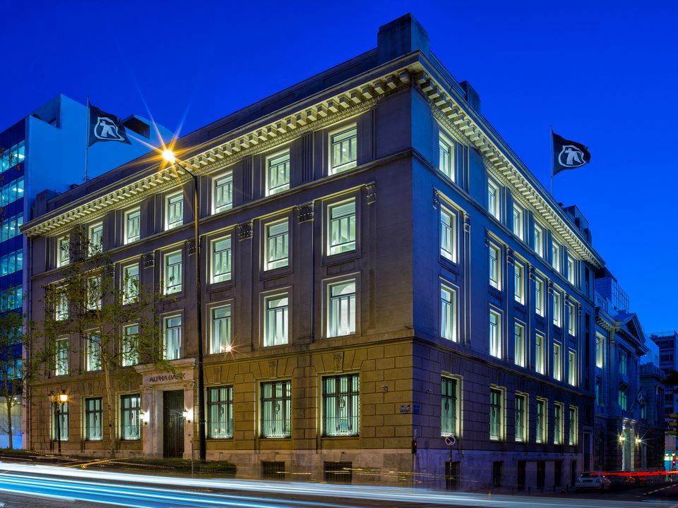 Alpha Bank: Συμφωνία για την εξαγορά της AstroBank στην Κύπρο