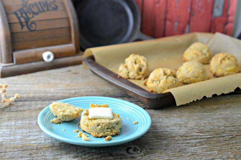 This Cheesy Biscuits Recipe is So Easy To Make!