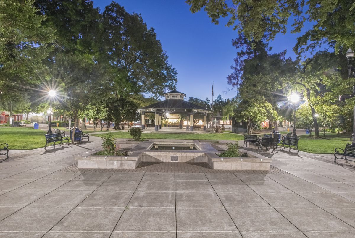 These Small Towns in California Are Bursting With Beauty and Charm