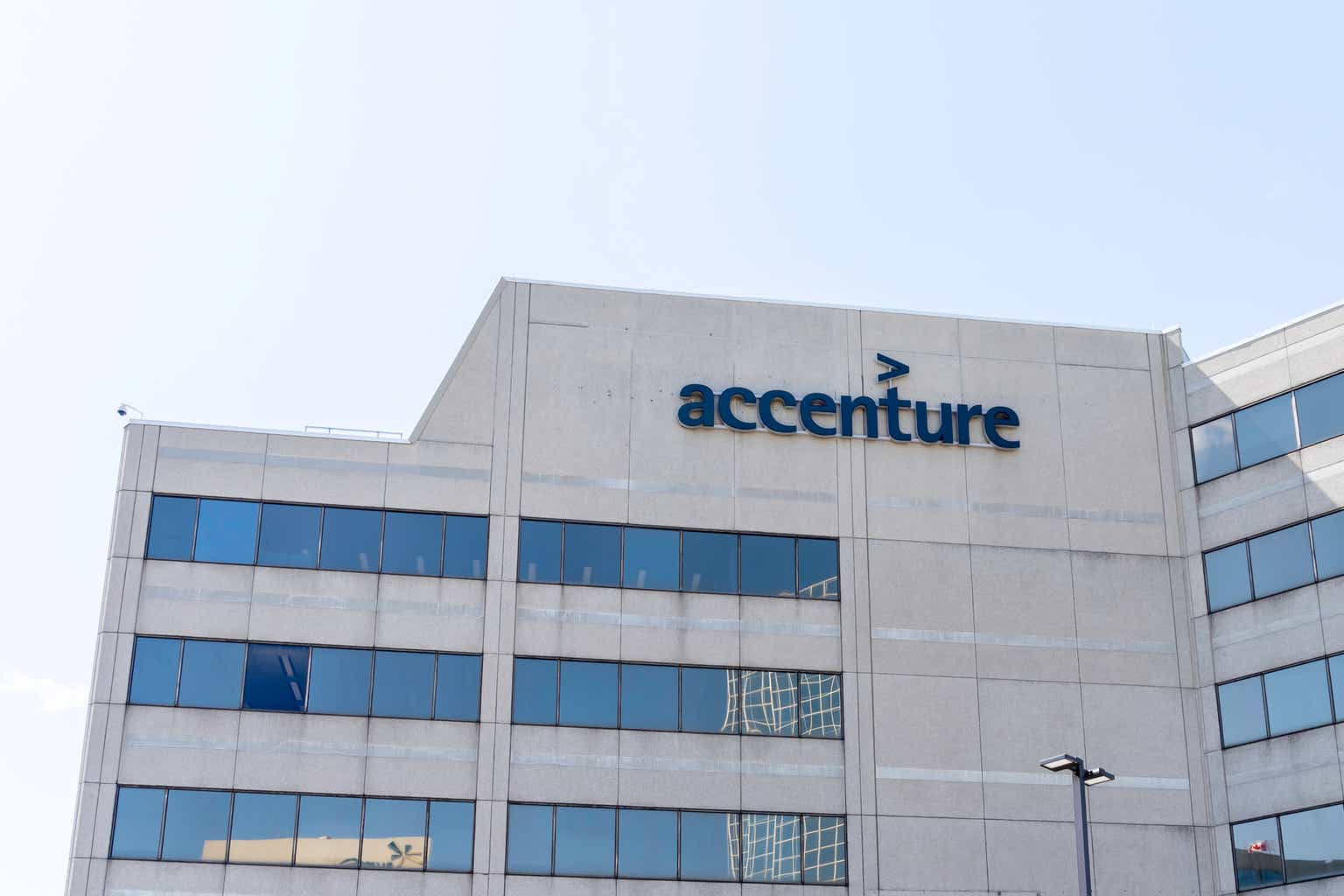 Accenture trains 500,000 employees for AI consulting work