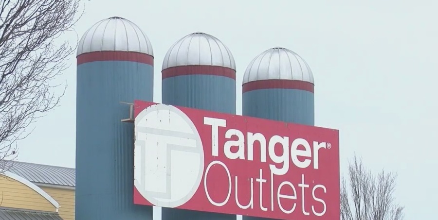 Lancaster Tanger Outlet retail store closing