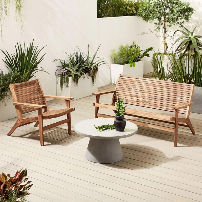 Hunting for Memorial Day Outdoor Furniture Deals? 5 Questions I'd Ask First
