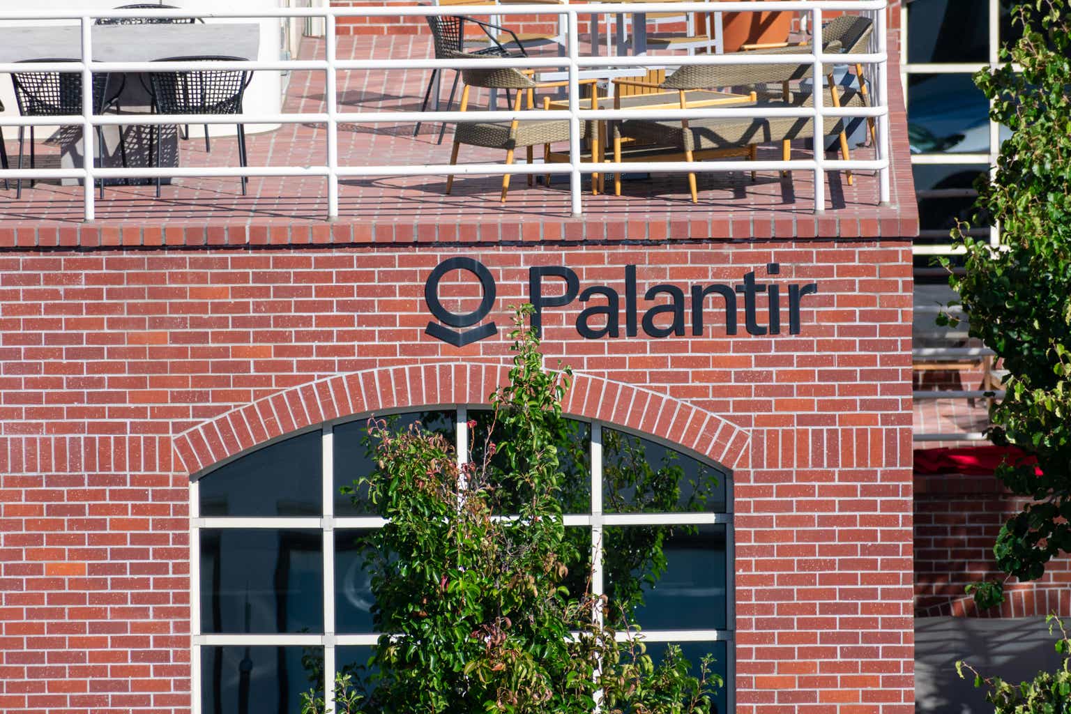 Palantir signs deal with The Nuclear Company to use AI and boost ...